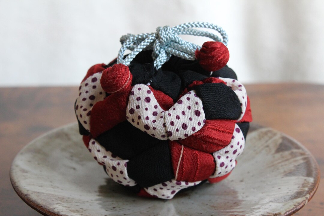 Handmade Small Kinchaku Pouch, Wafu - Etsy