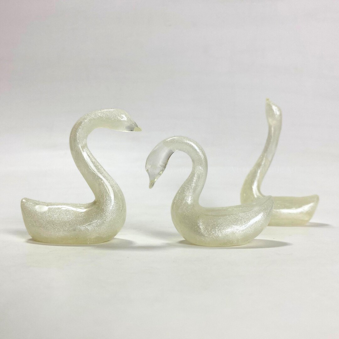 Handcrafted Crystal Resin Swan Figurines: Minimalist Home Decor, Set of ...