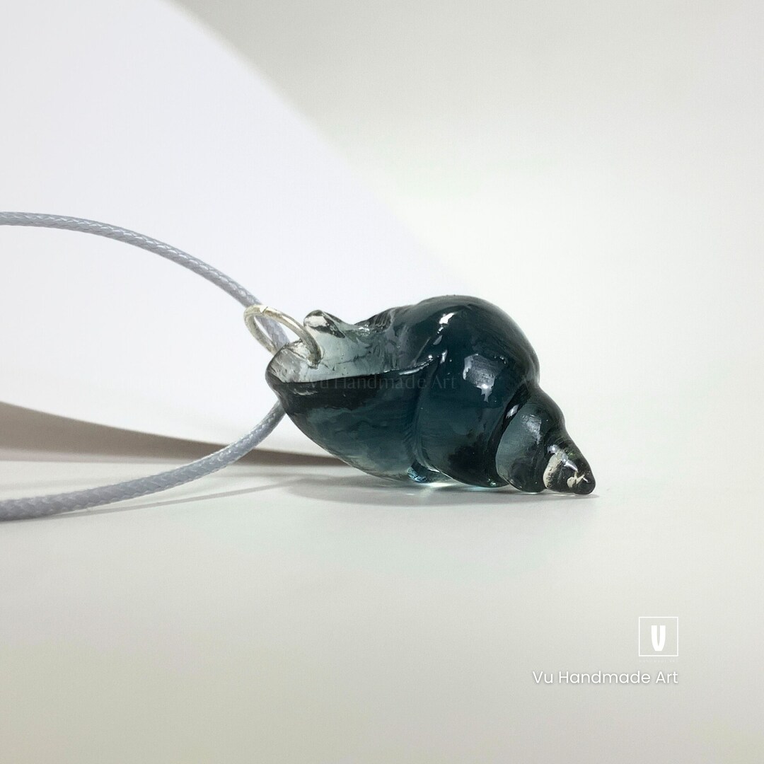 Crystal Dark Blue Seashells Pendant Necklace | Handmade Epoxy Resin ...