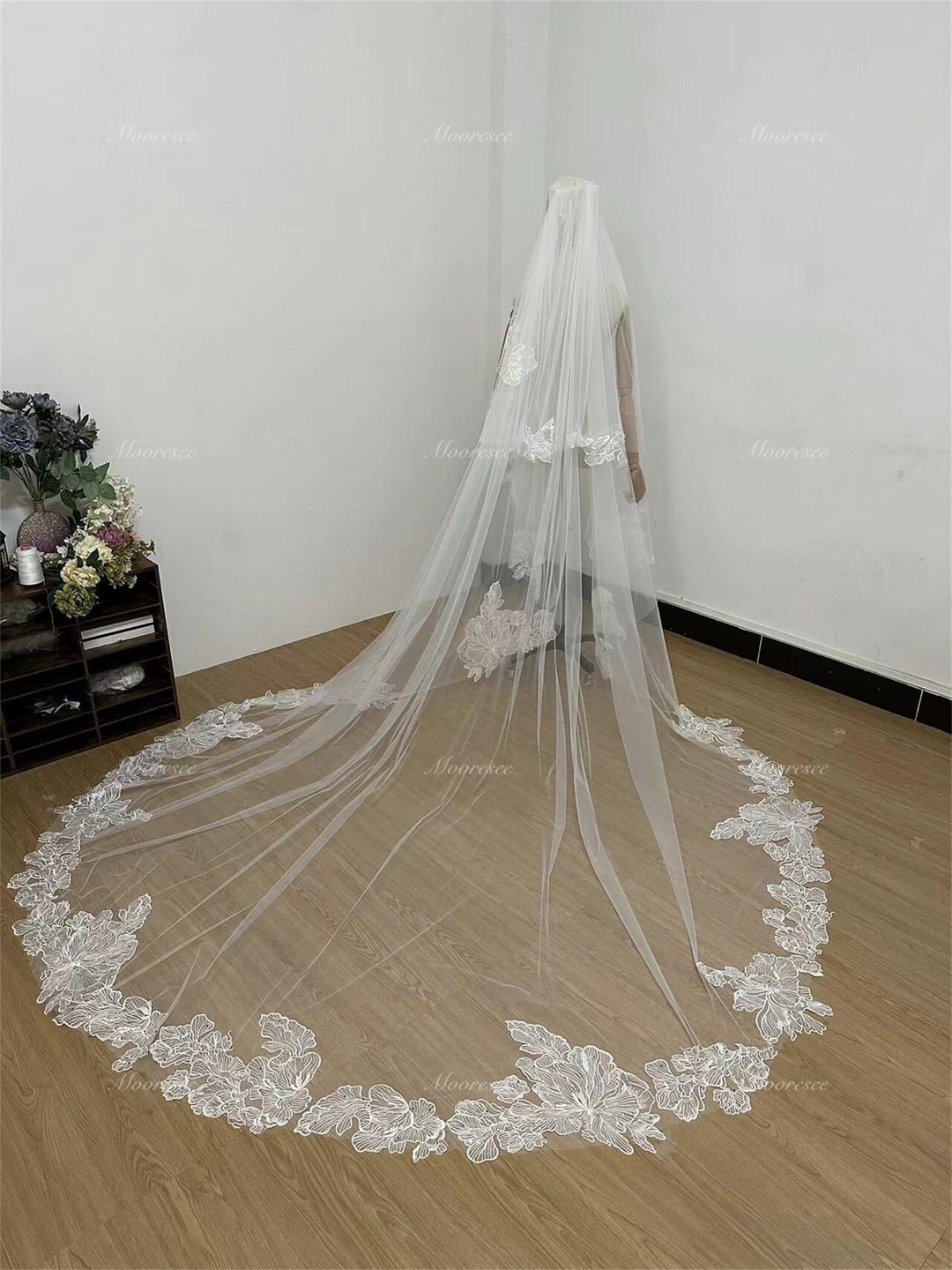 Gorgeous Luxury Big Lace Veil Face Cover Long Ivory Royal Veil With ...