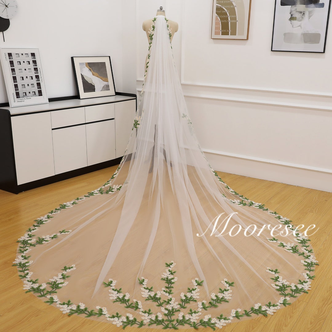 Outdoor Embroidery Daisy and Green Leaf Lace Edge Vintage Bride Veil ...