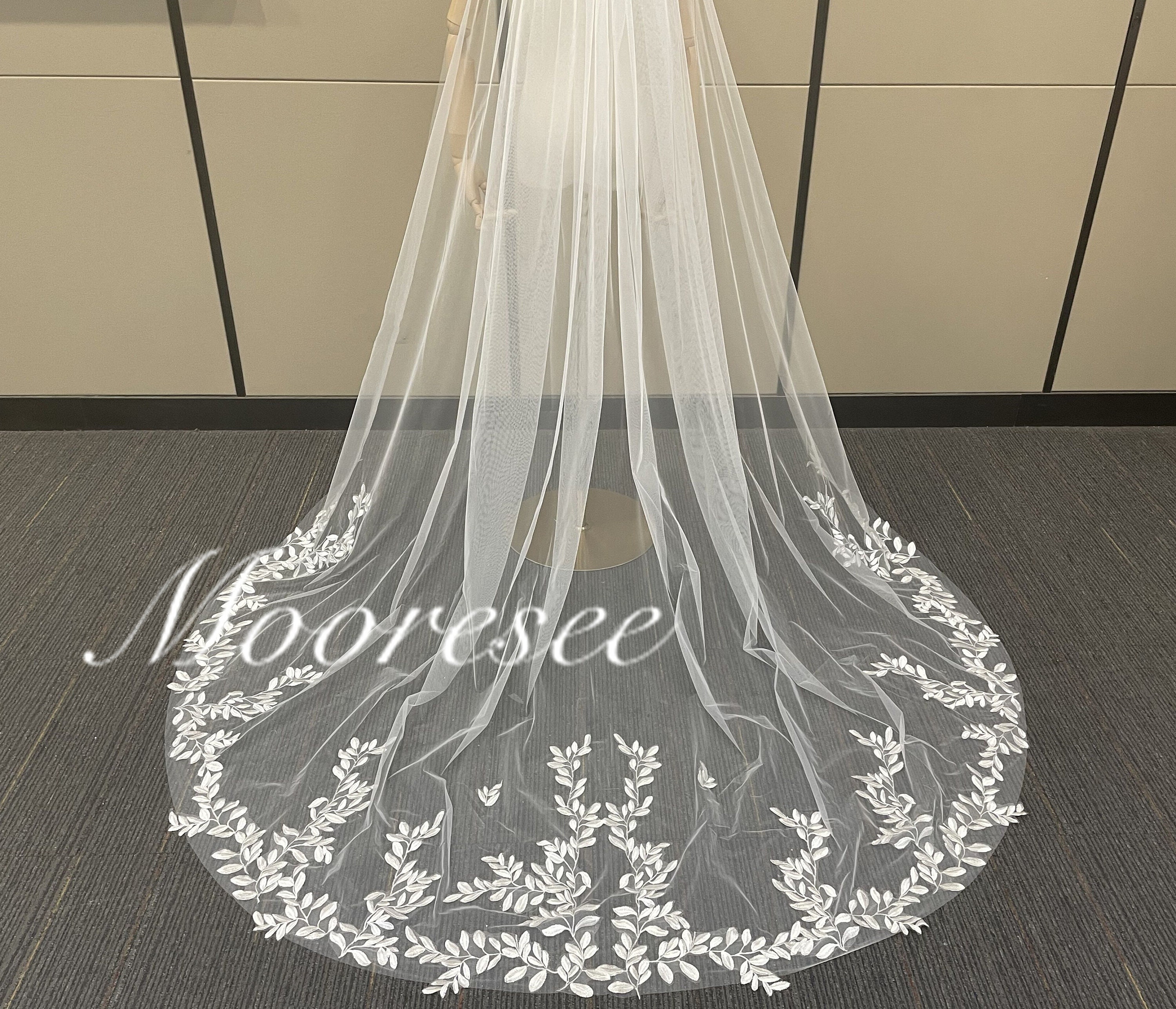 Leaf Lace Wedding Veil Vintage Wedding Veil With Comb 1 Tier Cathedral ...