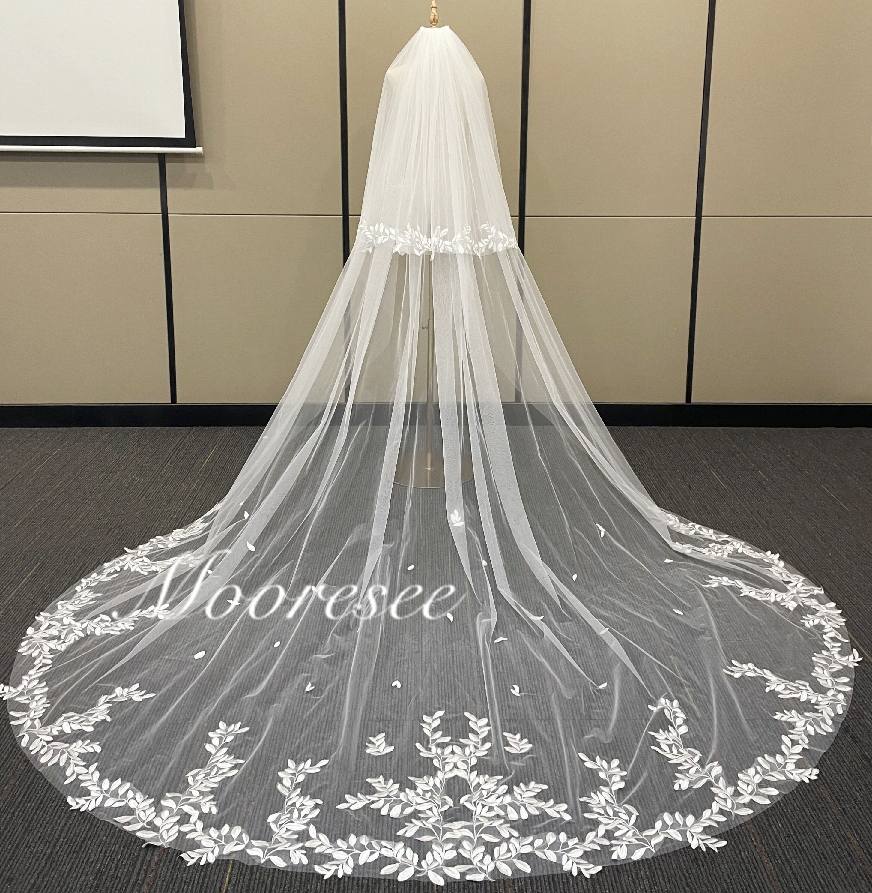 Double Layer Leaf Lace Wedding Veil Vintage Veil With Comb 2 Tier ...