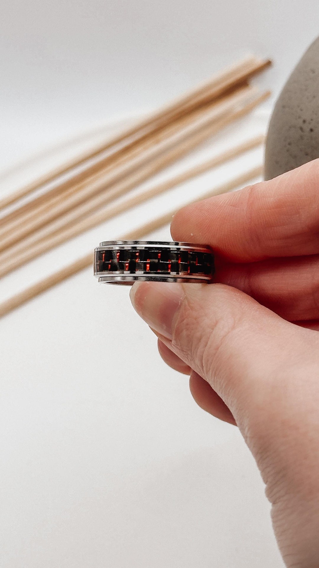 Stainless Steel Red Carbon Fiber Spinner Ring, Stylish Fidget Band ...