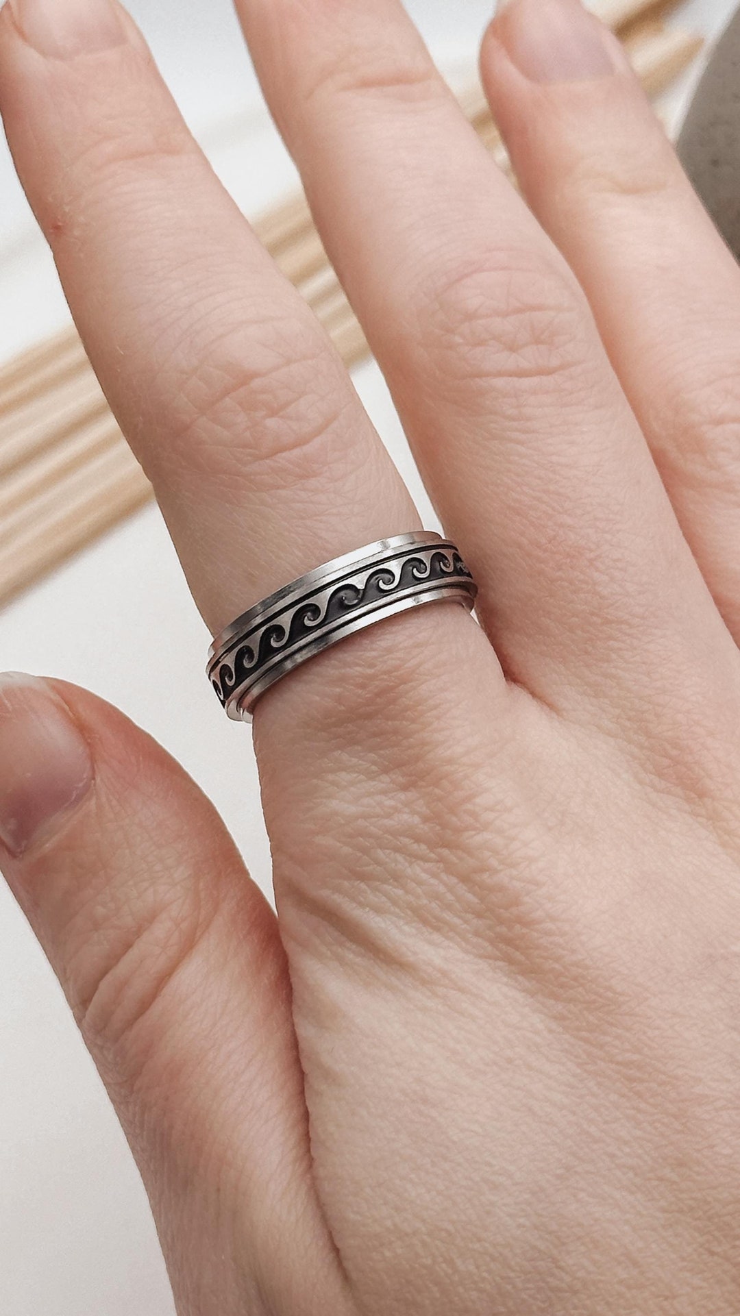 Stainless Steel Wave Pattern Spinner Ring, Fidget Ring for Anxiety ...