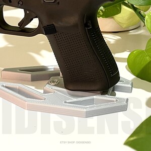 Cyberpunk Style Glock Display Stand Compatible With G 17 17C 17L 18 18C ...