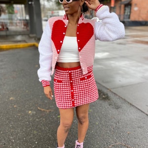 CROCHET PATTERN: Sweetheart Varsity Cute Valentine Heart Crochet ...