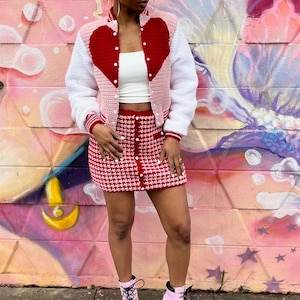 CROCHET PATTERN: Sweetheart Varsity Cute Valentine Heart Crochet ...