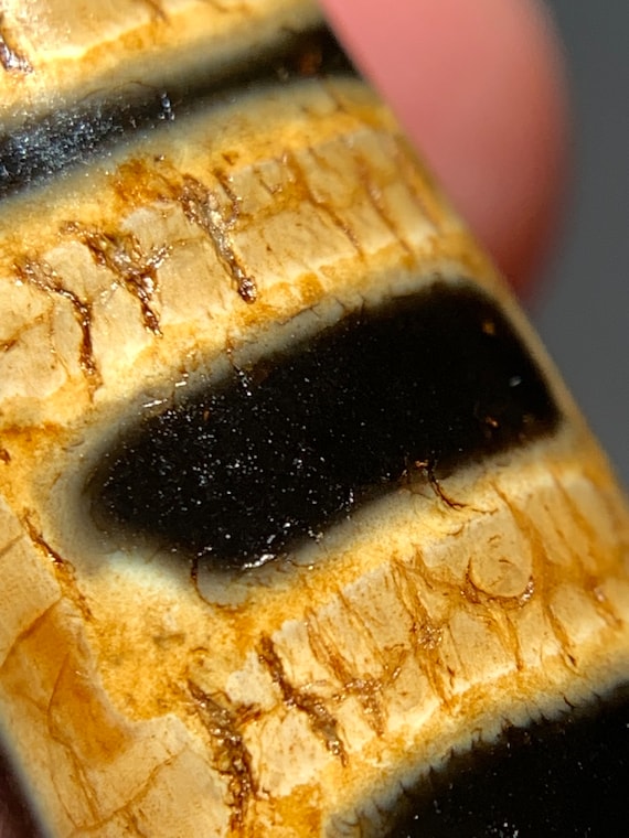 Dzi Bead " Heaven , Earth , Wind & Water " Amulet Pen… - Gem