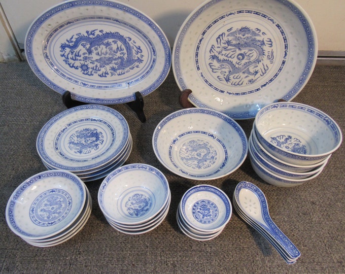 30 Piece Set Vintage Chinese Rice Eyes Dragon Porcelain, Serving for 4 ...