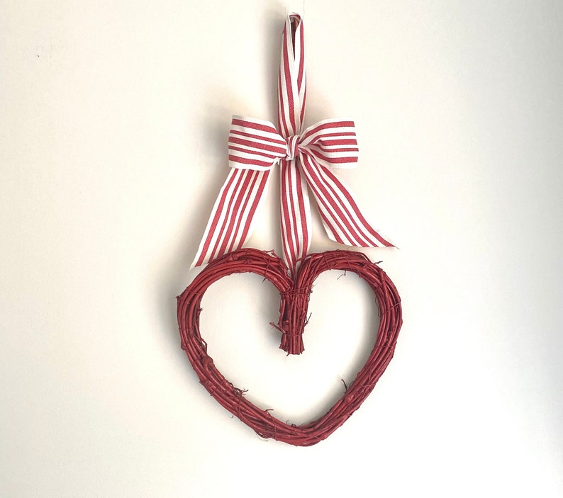 Outdoor Heart Wreath, Outdoor Valentines Wreath, Heart Shaped Wreath ...