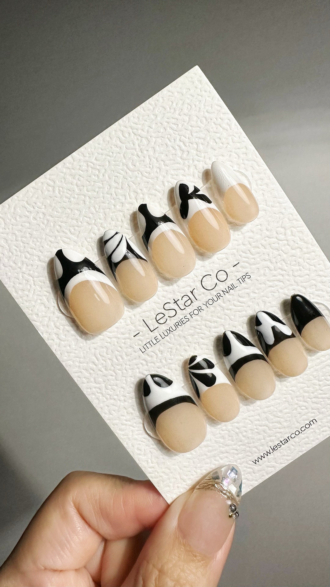 Reusable Monochrome Waves French Tip | Handmade Press on Gel Nails ...