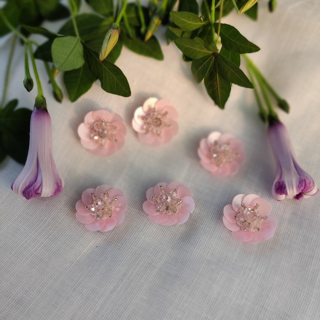 Designerbox Luxurious Peaches Patch Handmade Buttons With Silver Bead ...