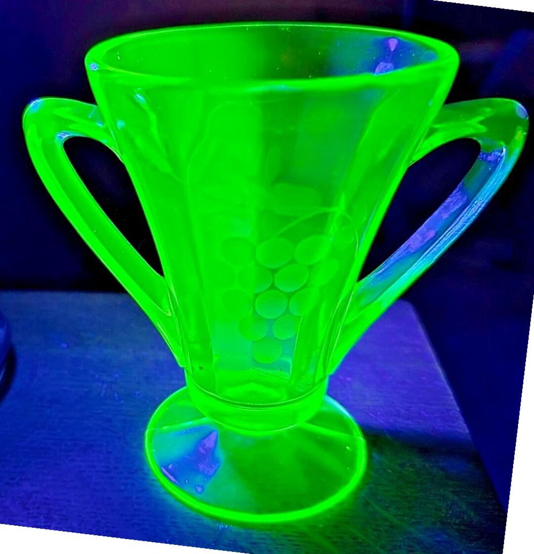 Green Uranium / Vaseline Anchor Hocking Grape 4 1/4" Tall Sugar Bowl - Etsy