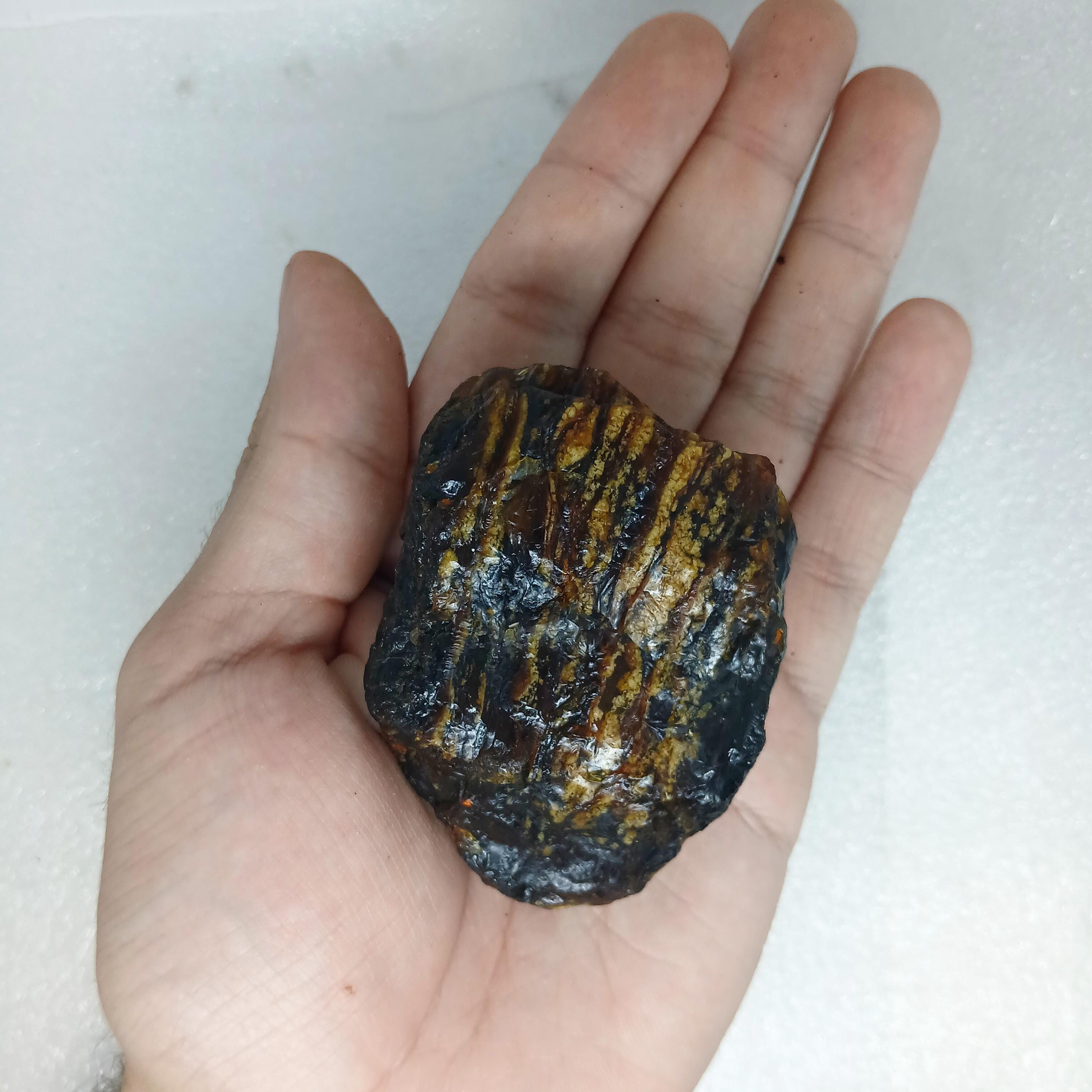 Natural Black Amber Specimen Raw Amber Stone Yellow Amber Tree Sap ...
