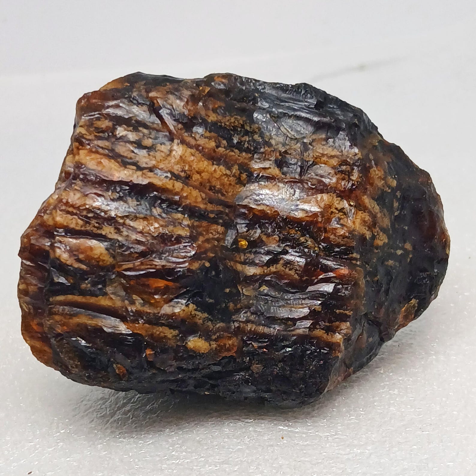 Natural Black Amber Specimen Raw Amber Stone Yellow Amber Tree Sap ...