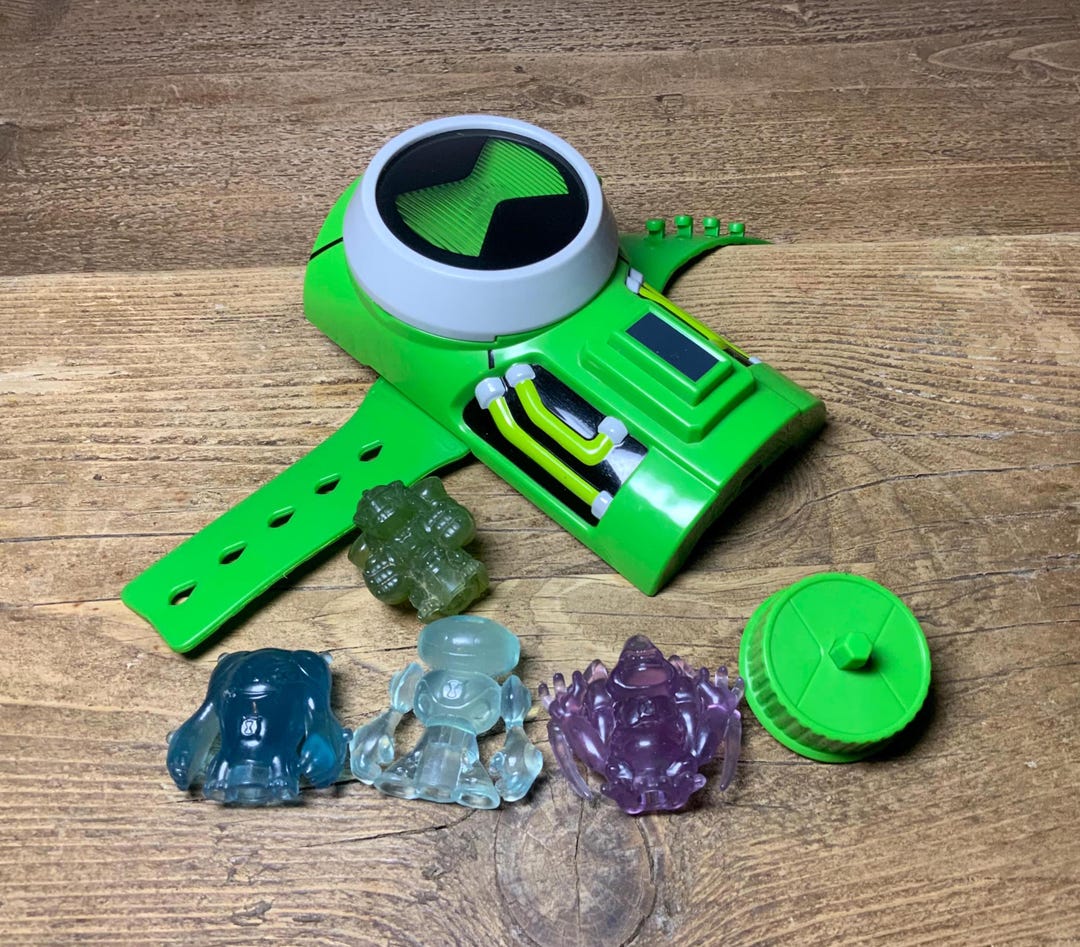 BEN 10 Ultimate Alien Ultimatrix Revolution W/ 4 Figures, Working ...