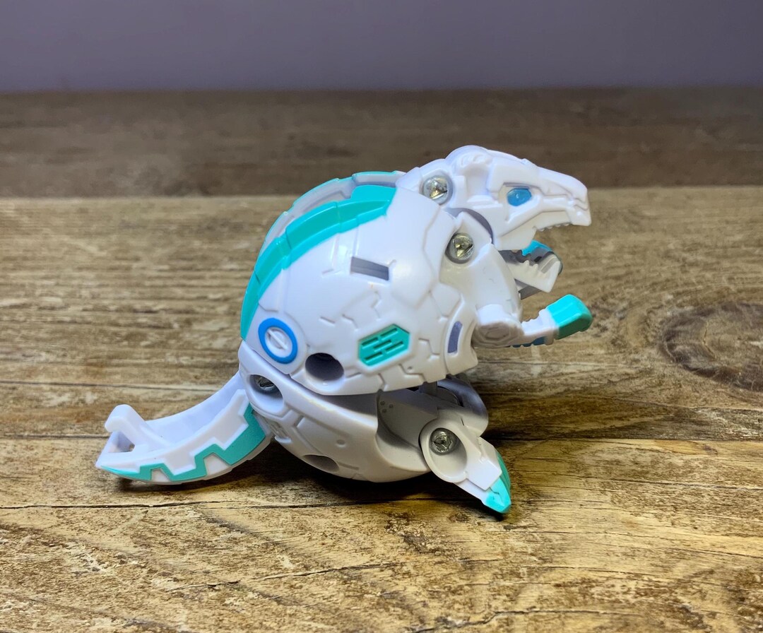 BAKUGAN Battle Planet White Haos Trox Mantonoid B300 / Spin Master ...