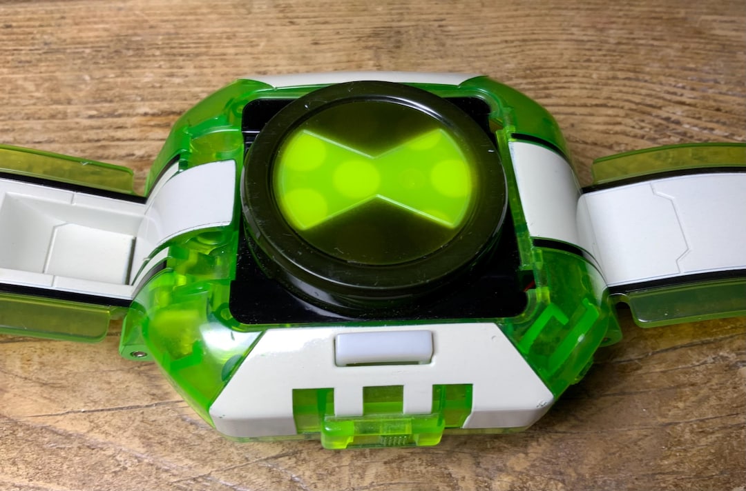 BEN 10 Omniverse Omnitrix Touch V.2 Transparent V2 Watch/ Bandai/ Sounds/ Lights/ Rare/ Role ...
