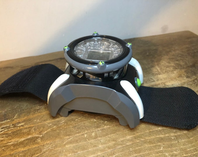 BEN 10 Deluxe DX Omnitrix Watch LCD Screen Lights/sounds/games/modes ...