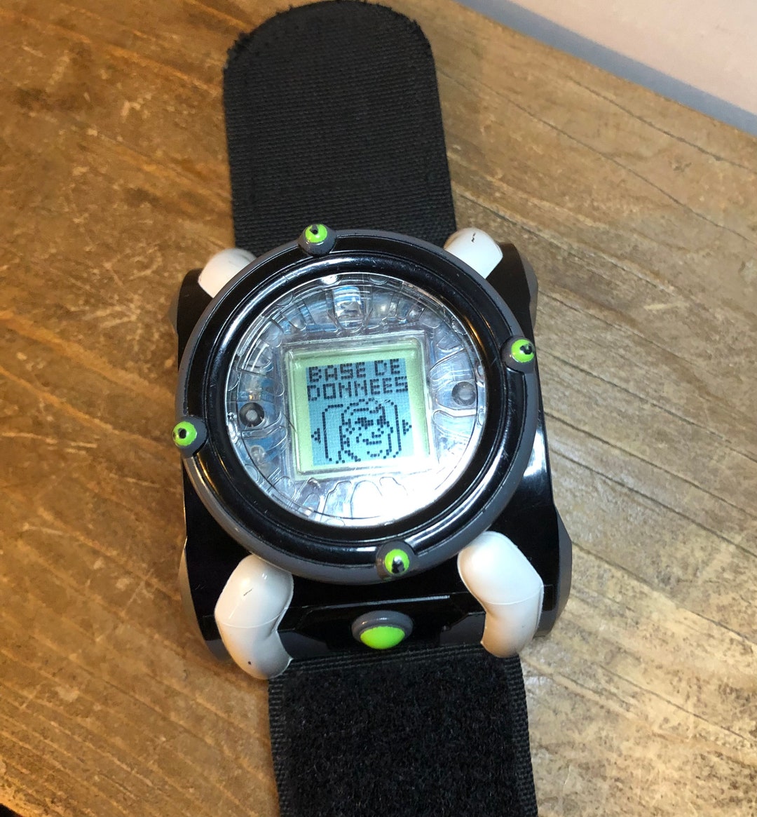 BEN 10 French Deluxe DX Omnitrix Watch LCD Screen - Etsy