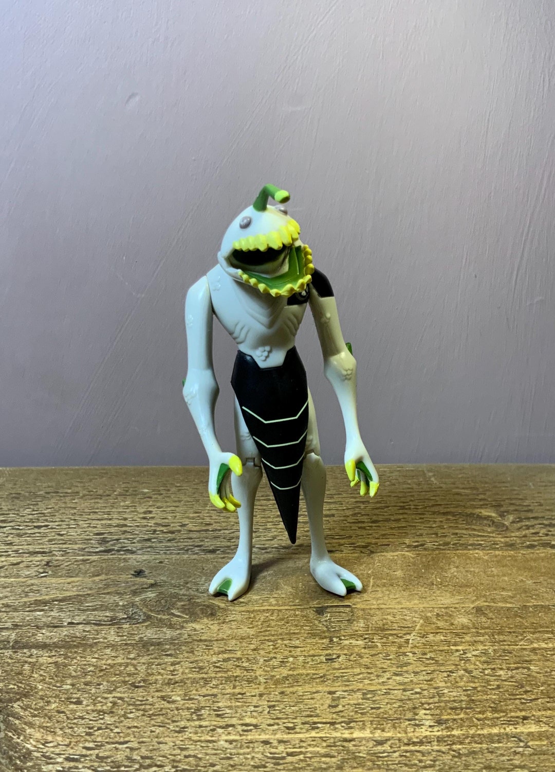 BEN 10 Bandai CN Action Figure RIPJAWS Rip Jaws Series 1 Original Aliens 4/10cm W/both Jaws ...