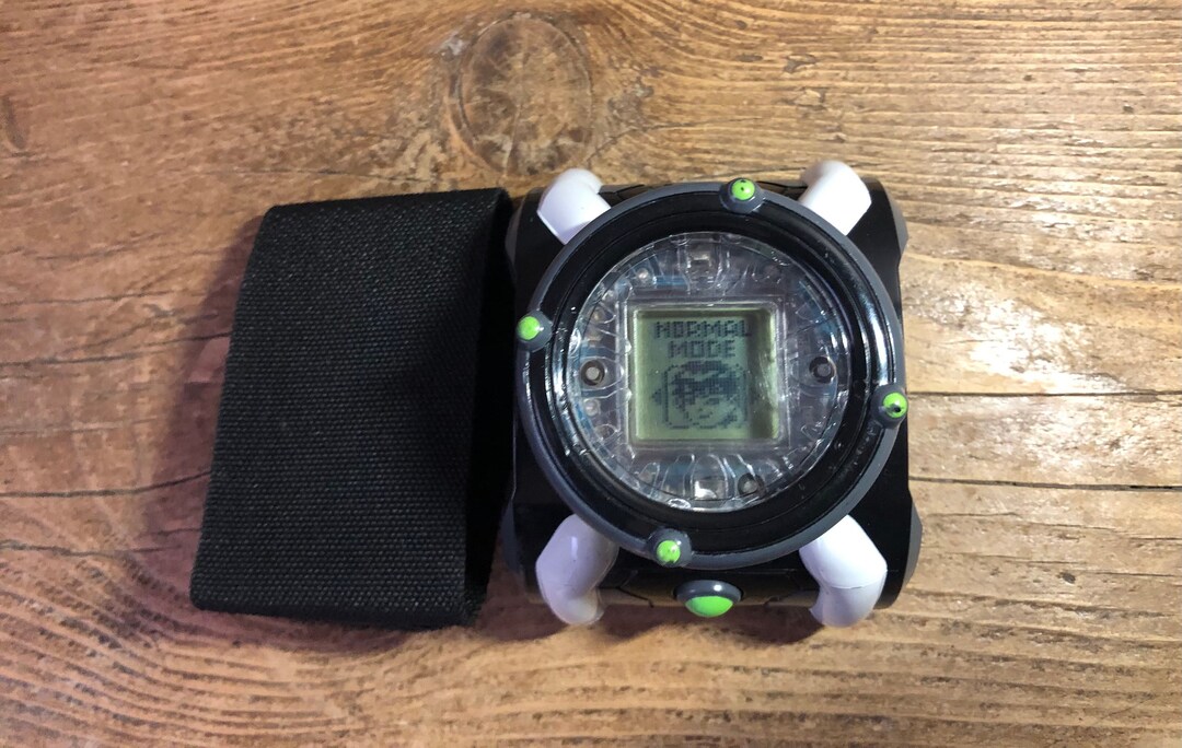 BEN 10 Deluxe DX Omnitrix Watch LCD Screen Lights/sounds/games/modes ...