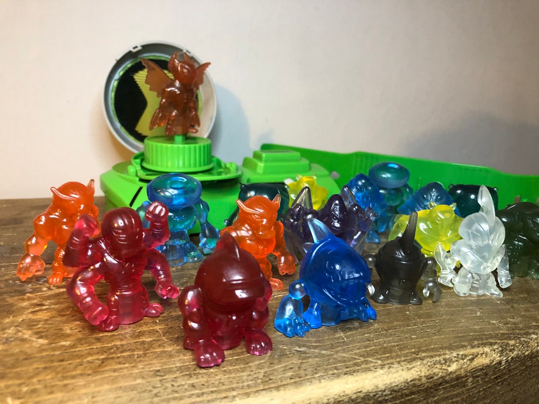 BEN 10 Ultimate Alien Ultimatrix Revolution W/ Mega Bundle of Figures ...