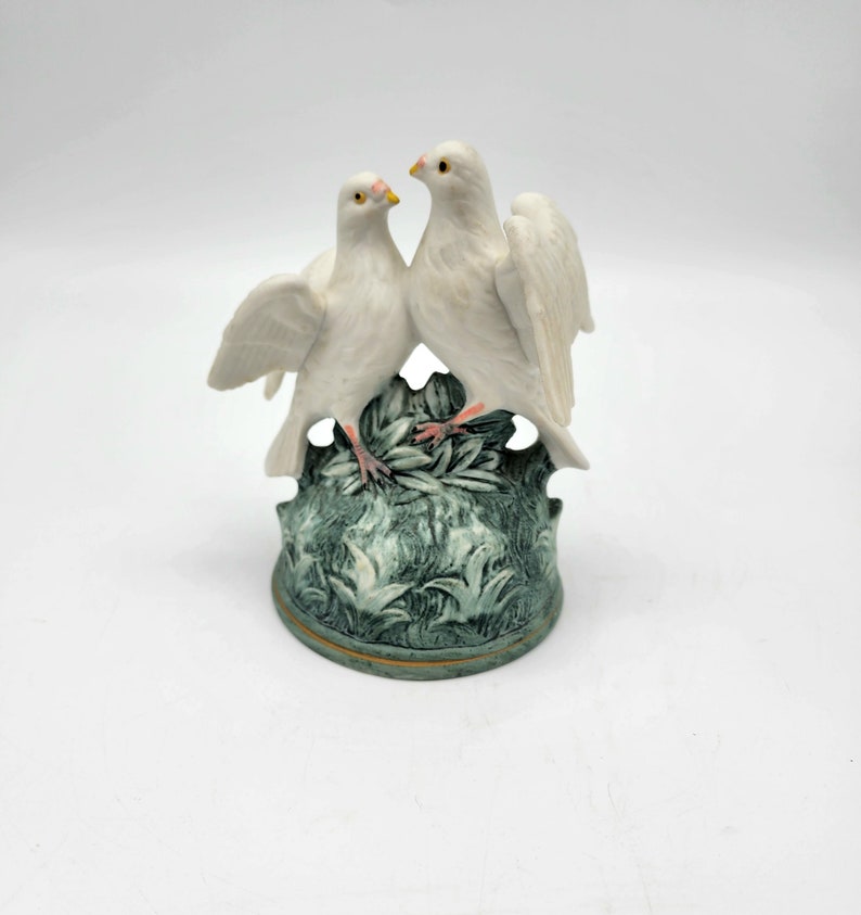 Vintage Porcelain White Doves Music Box 6" Working Condition - Etsy