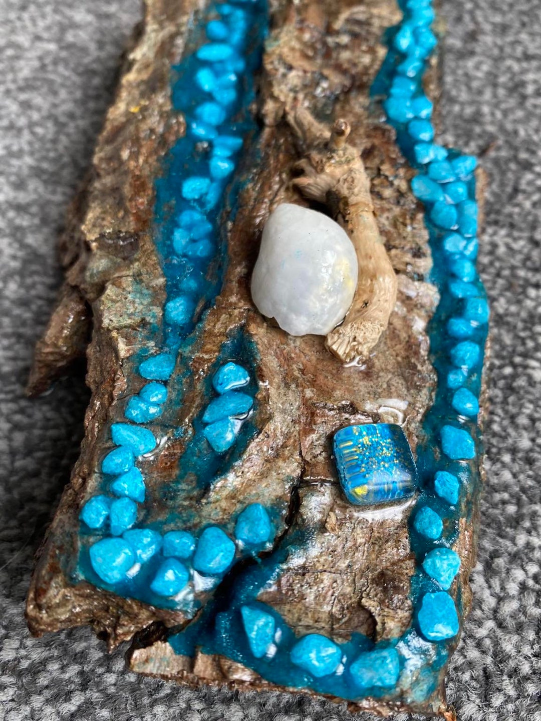 Tree Bark Sculpture With Turquoise Stone , Blue Sand Effect and Beach ...