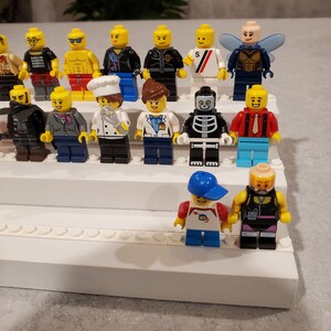 Desktop Display for Minifigures - Black, White or Custom Color - Etsy