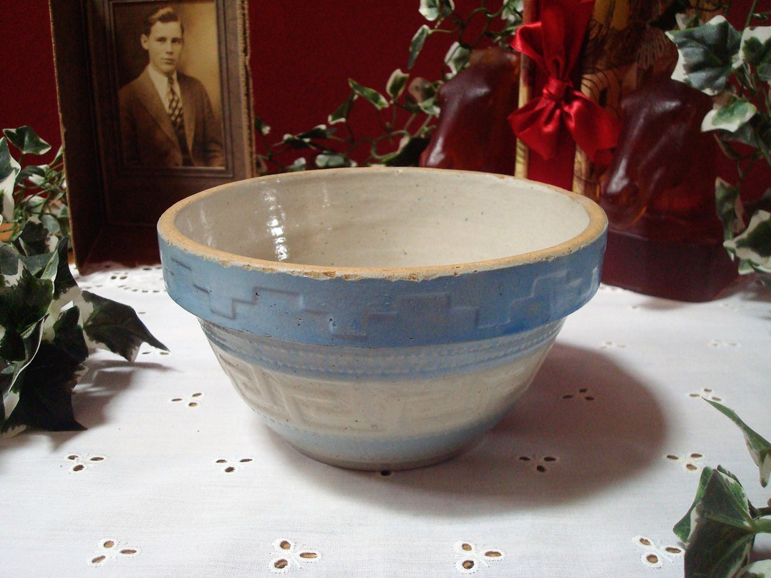 Vintage Scarce Red Wing 6 Inch Greek Key Bowl in Blue and White, Ca ...