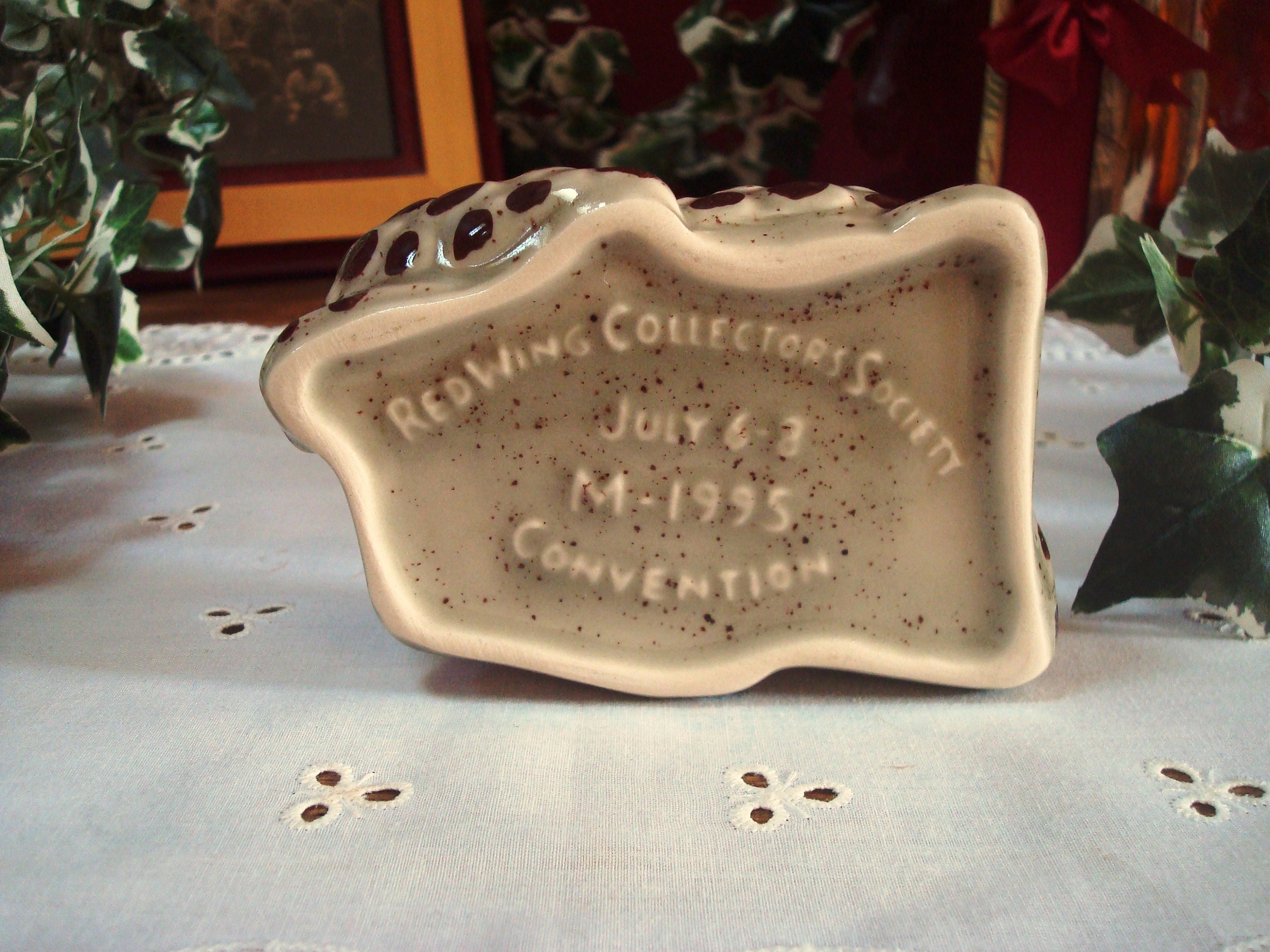 Vintage Red Wing Collector's Society Commemorative Miniature Giraffe ...