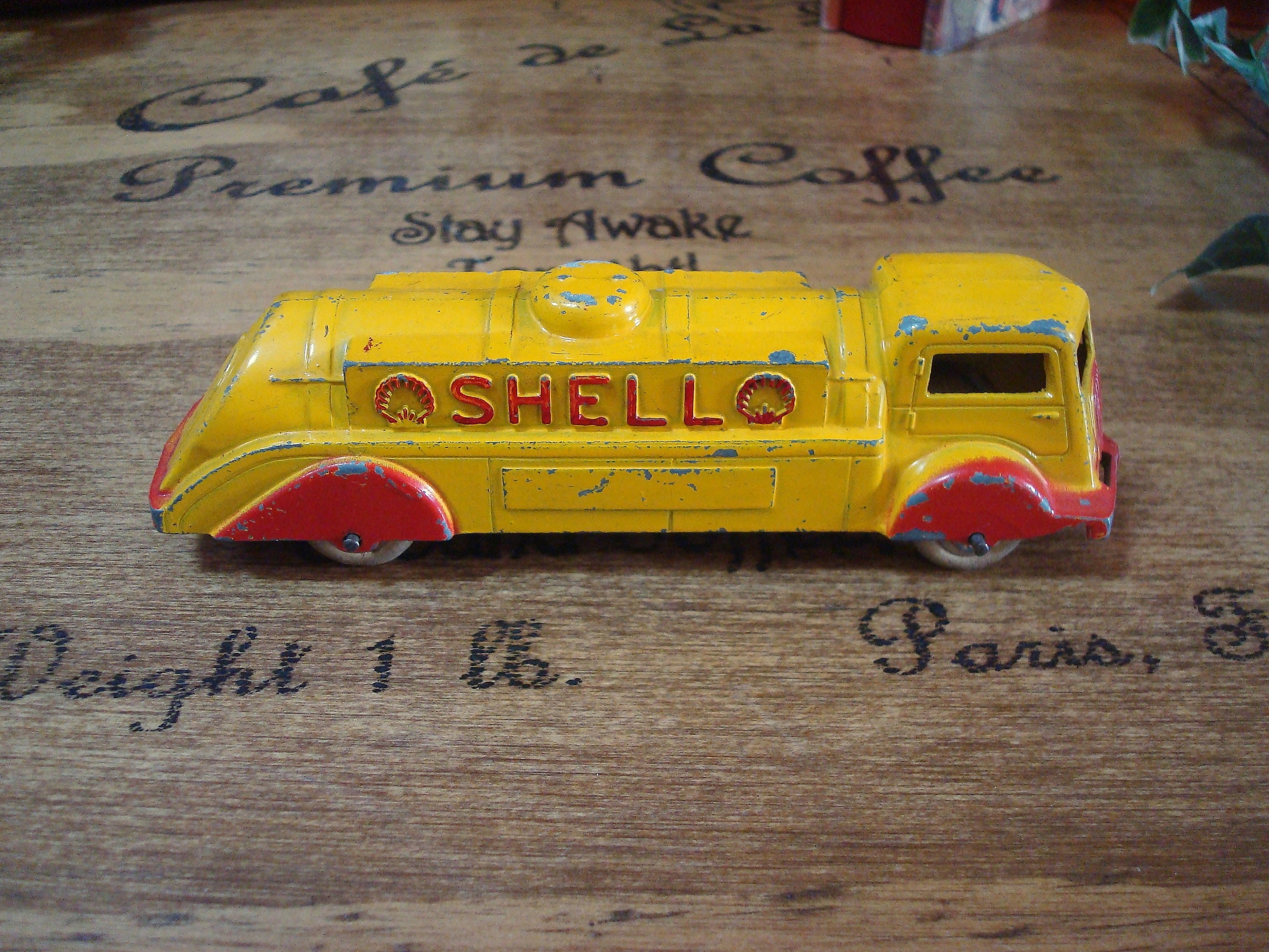 Vintage Tootsietoy Red and Yellow Shell Gasoline Tanker Truck Toy With ...