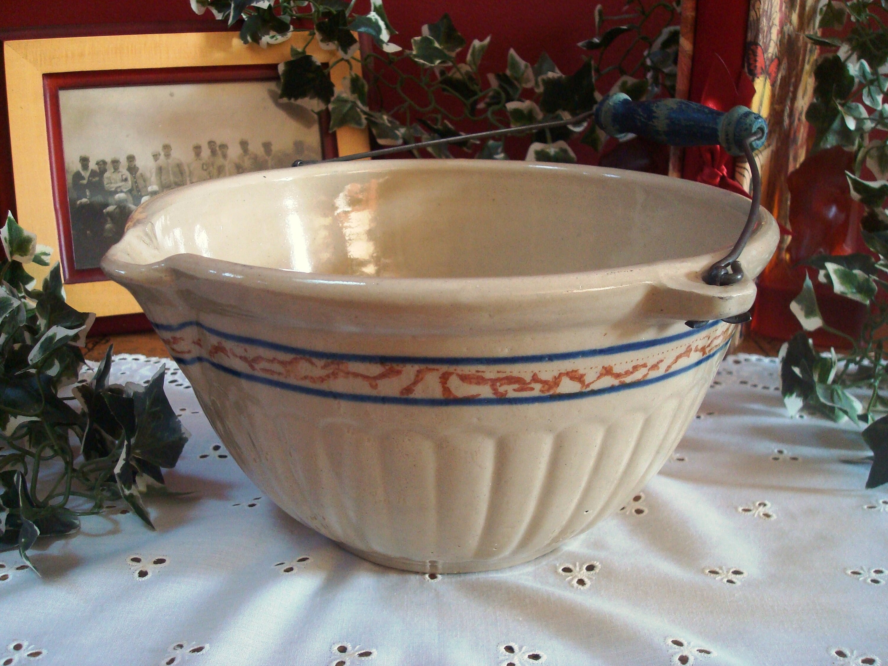 Vintage Rare Red Wing Spongeband Batter Bowl With Bail Handle and ...
