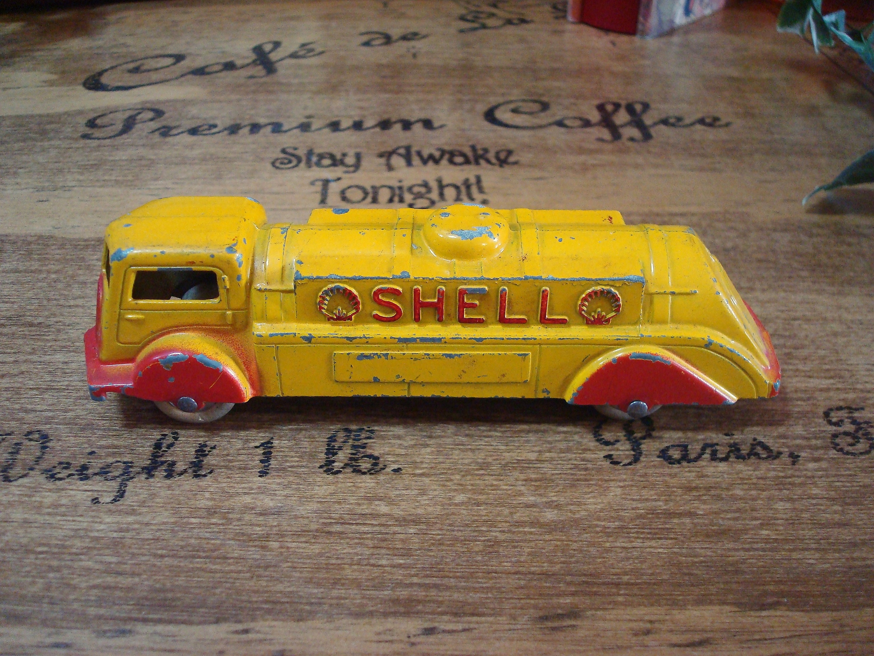 Vintage Tootsietoy Red and Yellow Shell Gasoline Tanker Truck Toy With ...