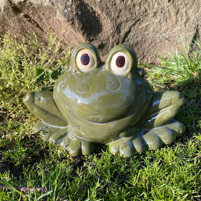 Frog Garden Statue - Etsy