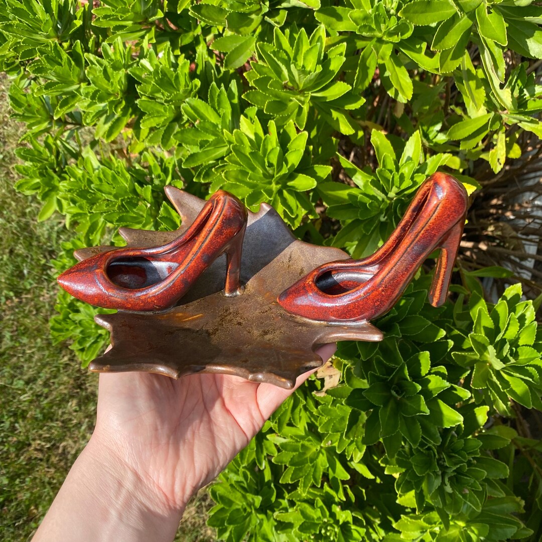 Maple Leaf Plate With High Heels | Ceramic Dishes | Ceramic Leaf Decor ...