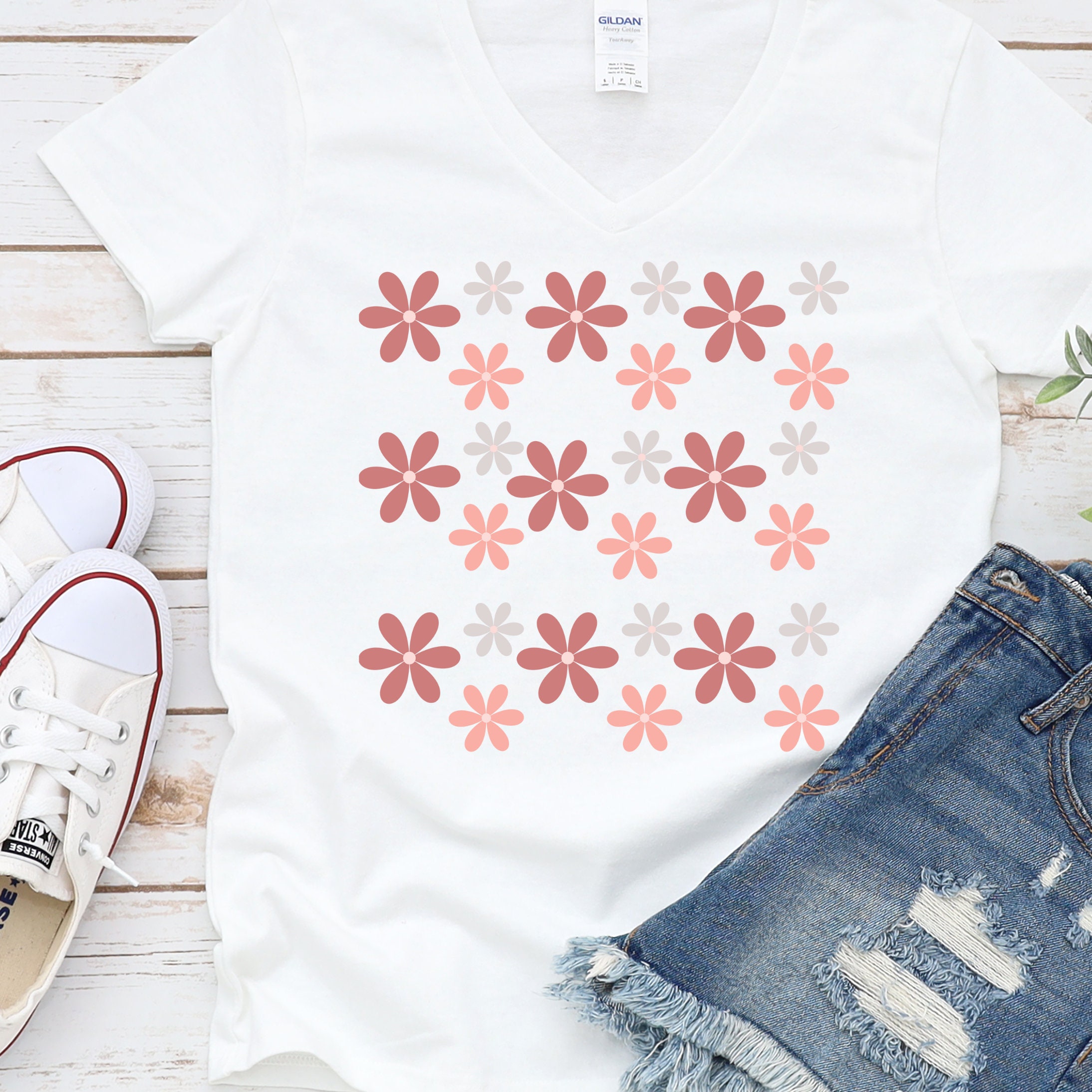 Simple Pink Flower Shirt, V-neck Tshirt, Shirt for Flower Lovers, Pink ...