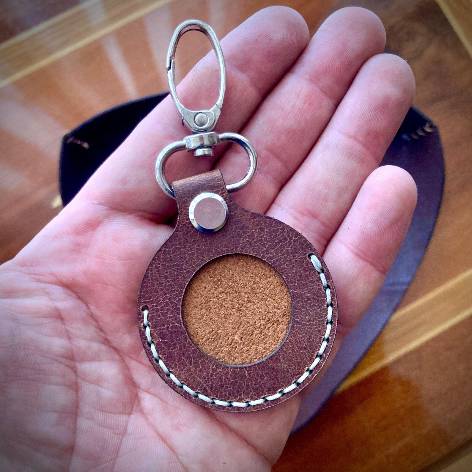 Leather AirTag Keychains PDF Pattern, AirTag Case Keyring, Keychain for ...