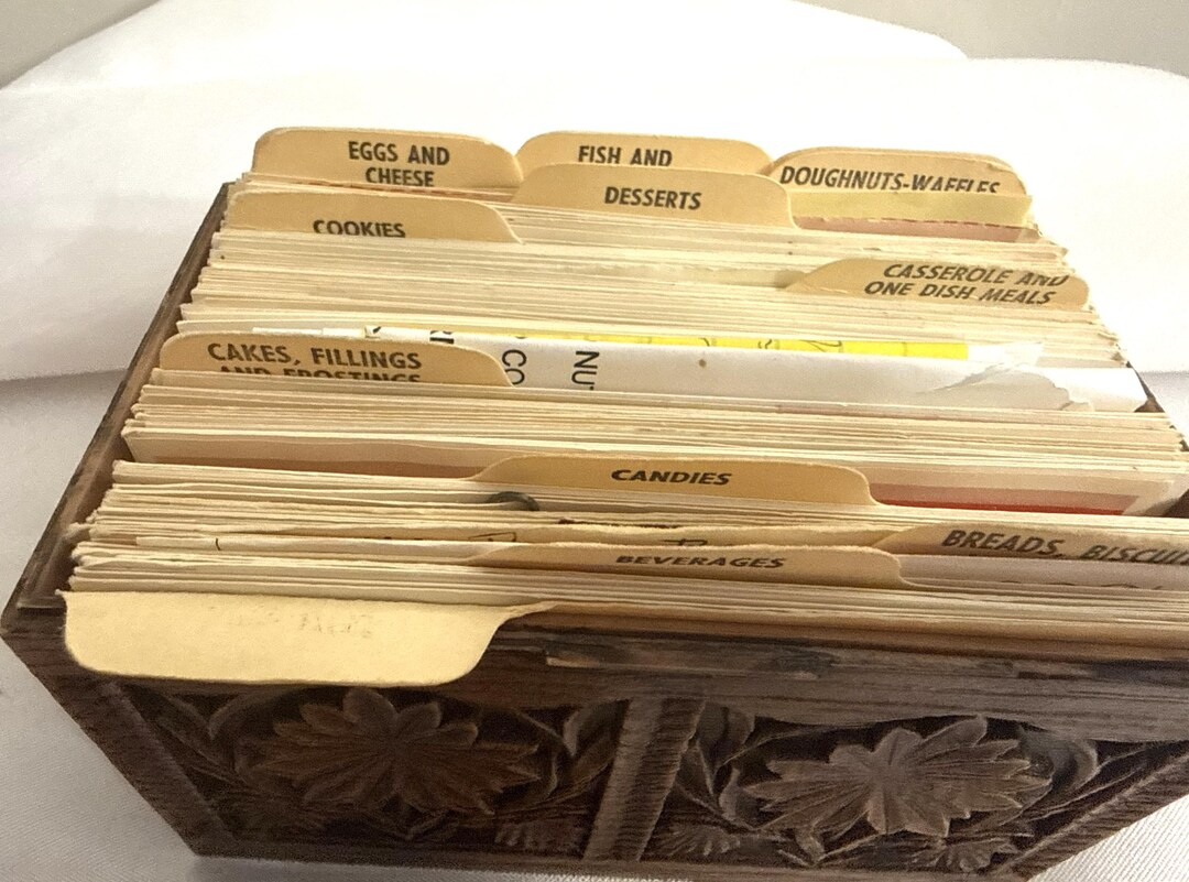 Vintage Recipe Card Holder Box W/ Hand Written Collected Recipes Cards ...