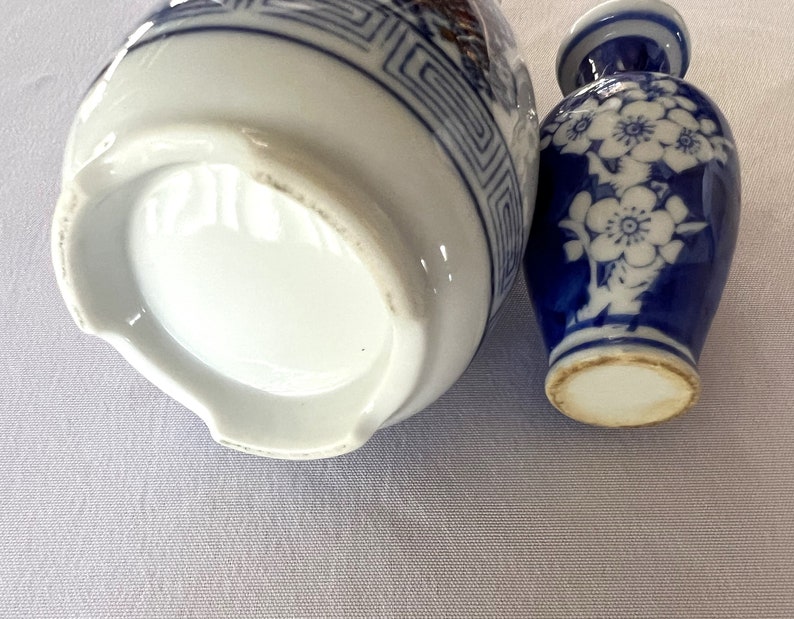 Vintage Chinoiserie Blue Flow Ware Porcelain Ceramic Bud Vase Gold Gilt ...