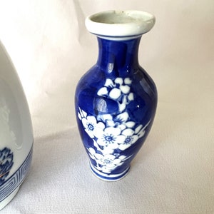 Vintage Chinoiserie Blue Flow Ware Porcelain Ceramic Bud Vase Gold Gilt ...