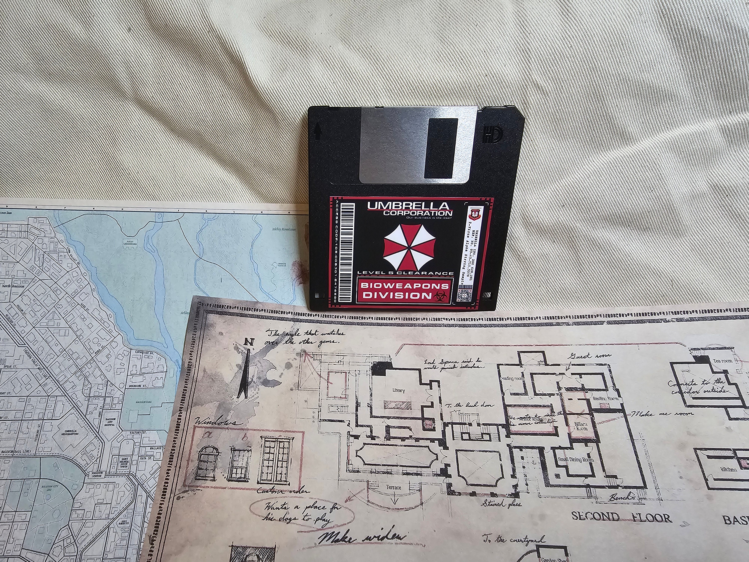 Resident Evil Umbrella Corporation Floppy Disk Prop Replica - Retro ...