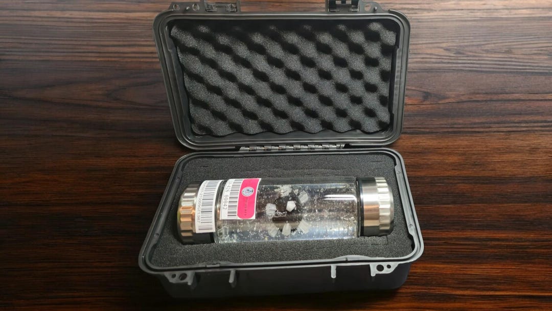 Stalker S.T.A.L.K.E.R. Compass Ecologist Transport Case With Artifact ...