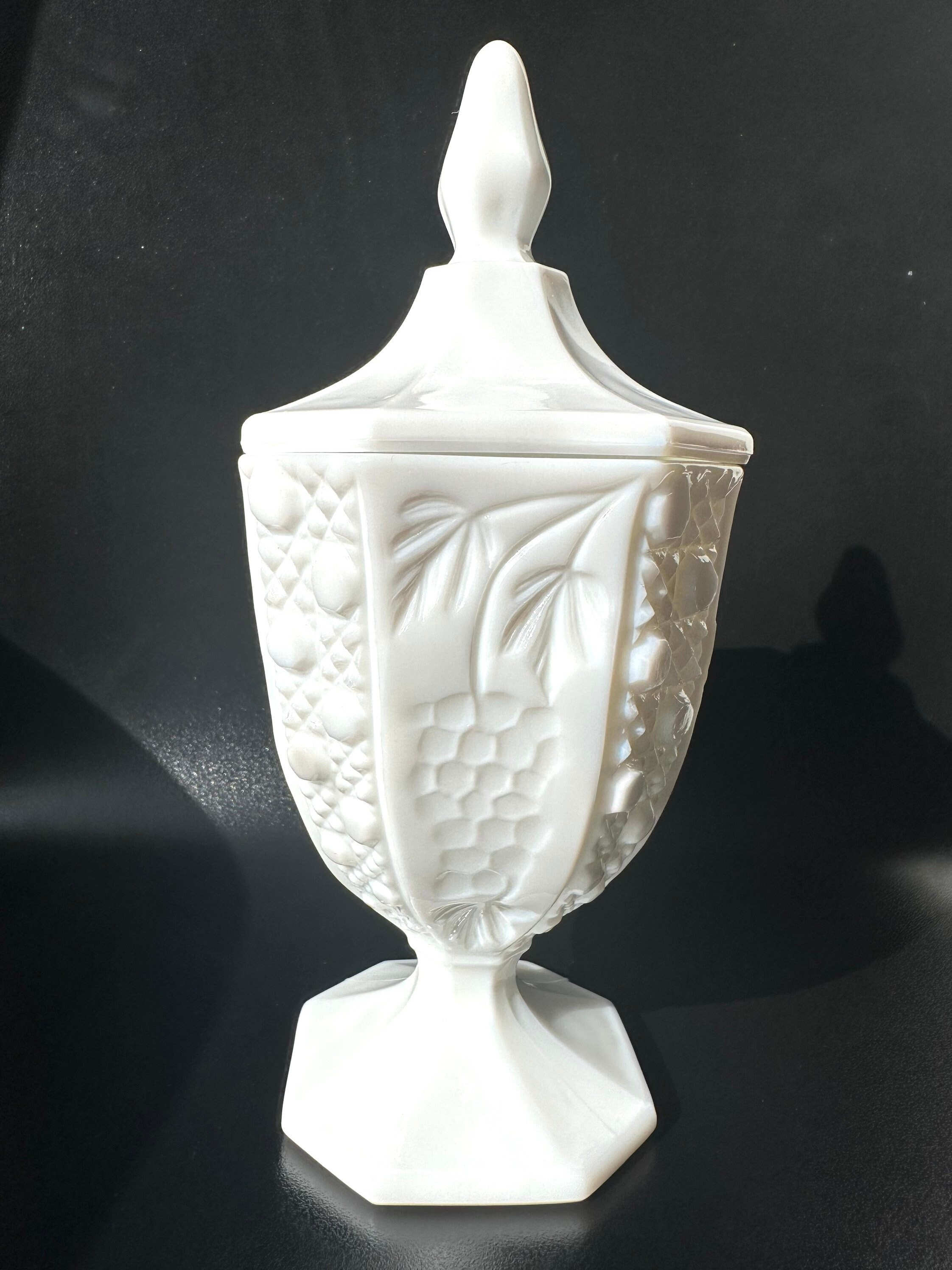 L.E. Smith Pattern # 1848 Milk Glass Apothecary Jar With Lid / Candy ...
