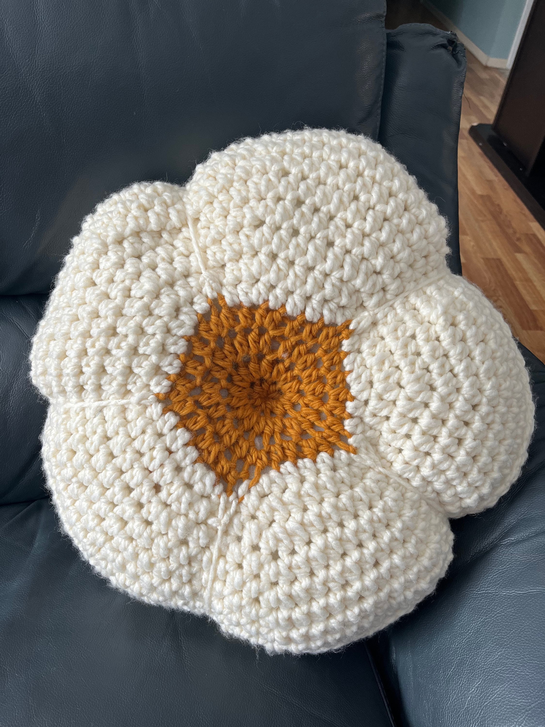 Daisy Pillow Crochet Pattern, Flower Throw Pillow, 1 Hour Crochet ...