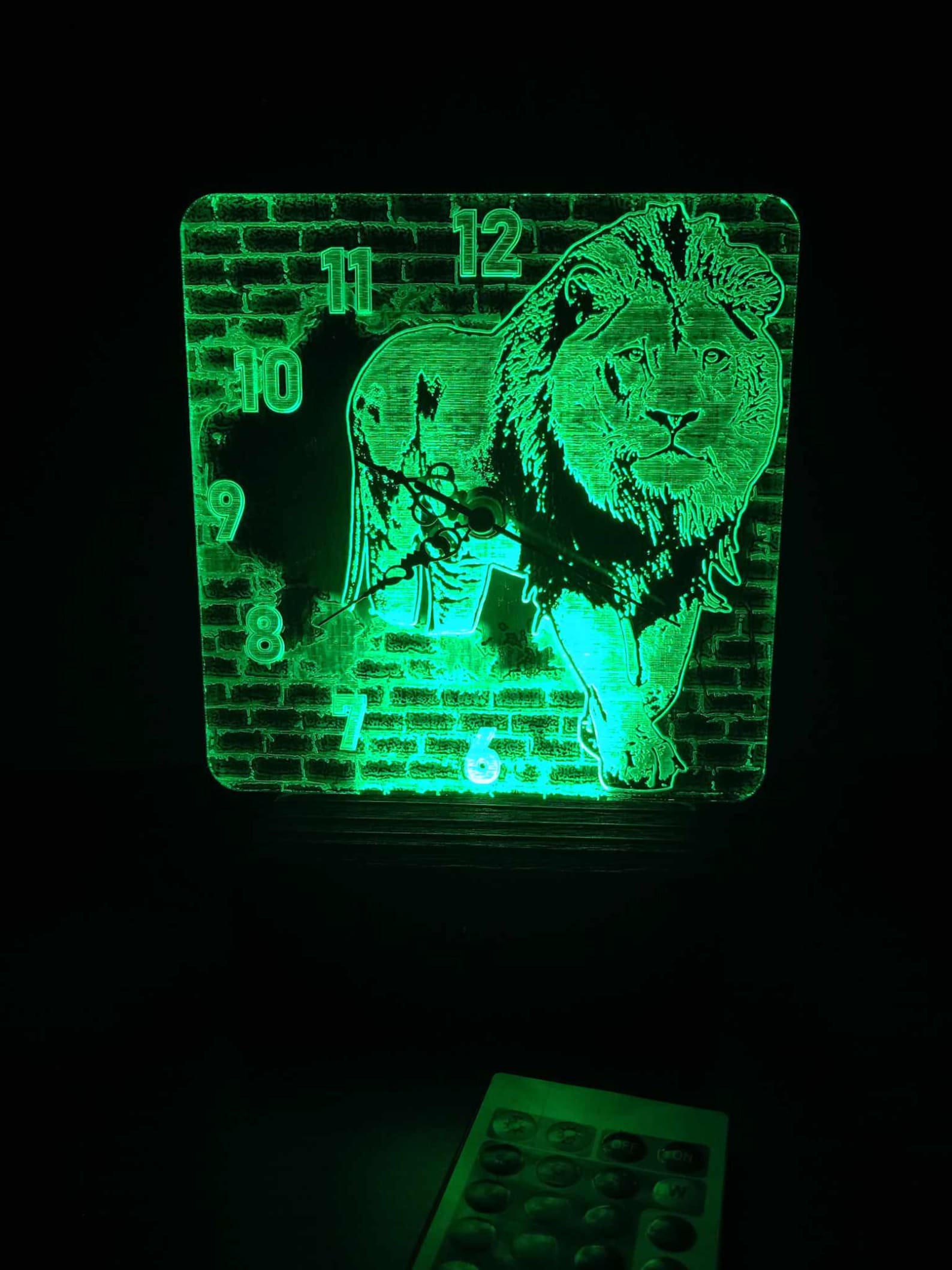 Leo Desk Clock: Multicolor Glow, Remote Control Night Light ...