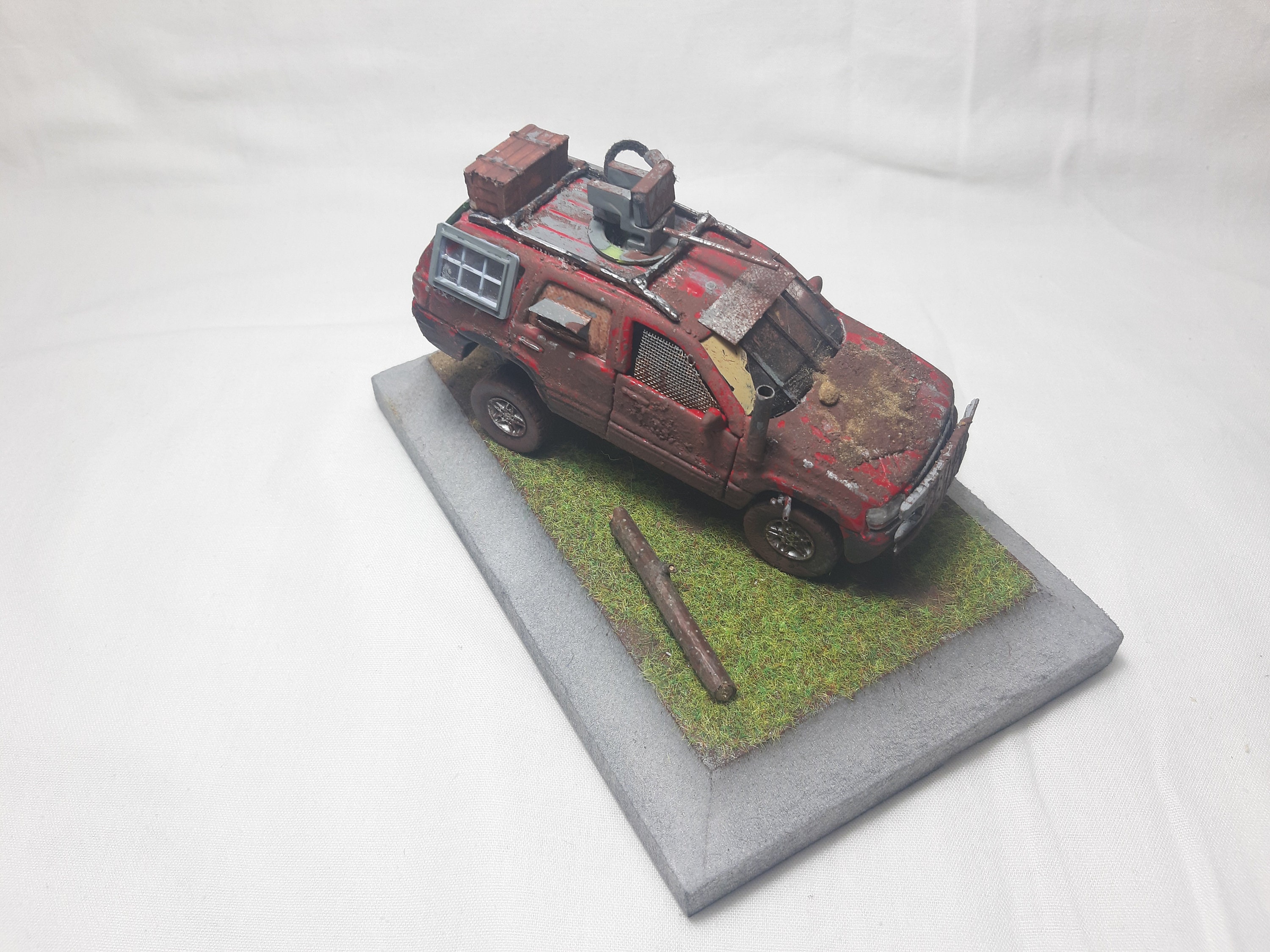 1/43 Post Apocalyptic Jeep Grand Cherokee With Vignette - Etsy