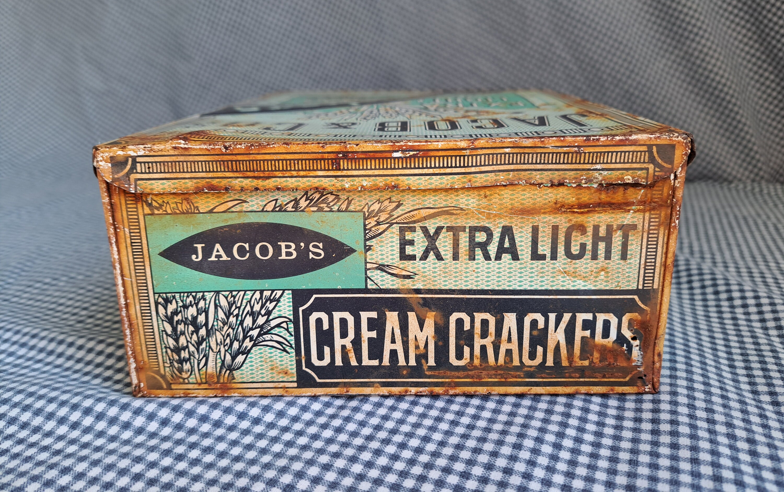 Vintage W&R Jacob and Co. Cream Cracker Tin, Rustic Cabin, Farmhouse ...
